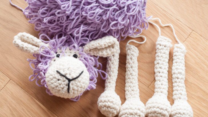 The loop stitch sheep - a free crochet pattern - Yarnhild.com